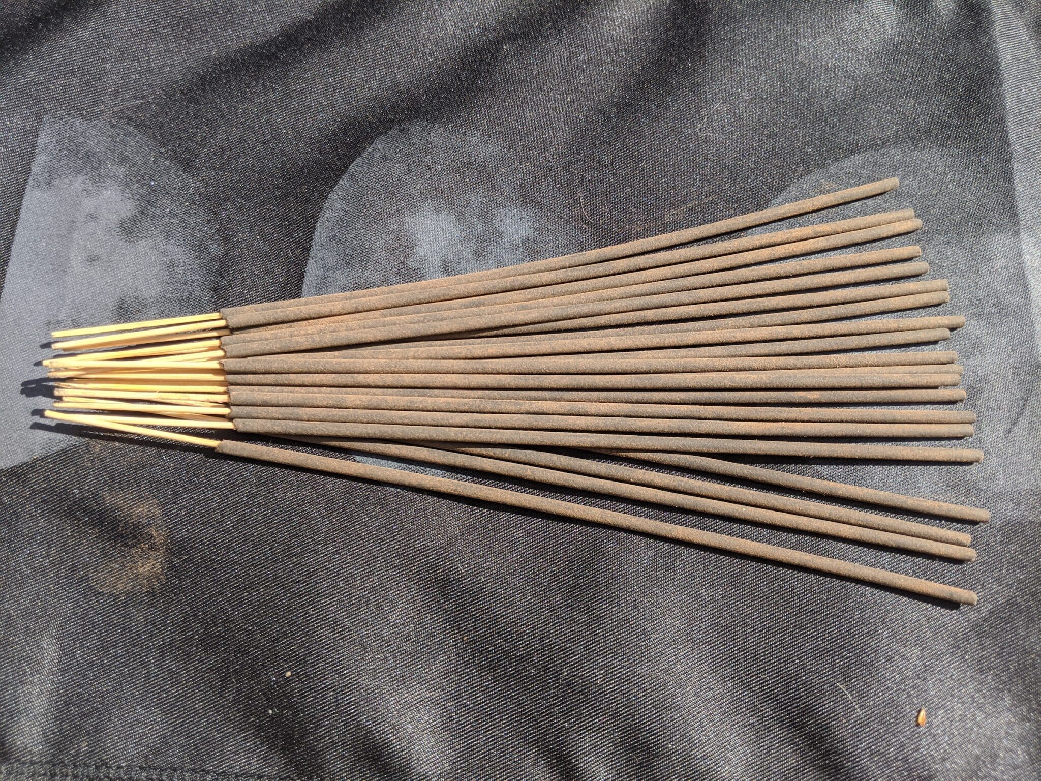 Ancient Elements Sandalwood Incense – Three Quartz Moon